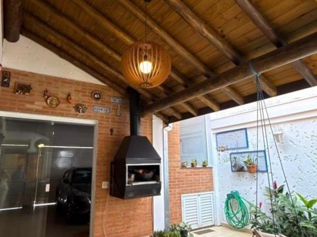 Casa à venda no tradicional bairro Moema