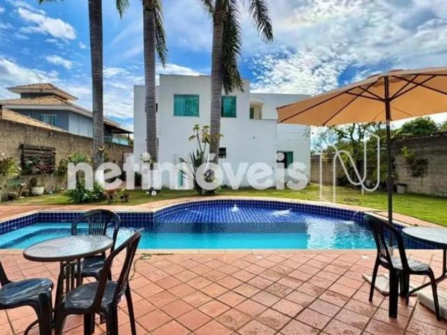 Casa à venda no Trevo com 334 m²  de construção e lote de 915 m²
