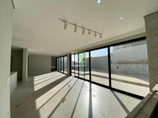 Casa à venda no Vale Azul II