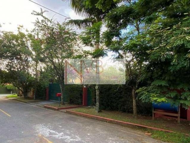 Casa à Venda no Vale do Rio Cotia, 3 Suítes, 285m² – Carapicuíba