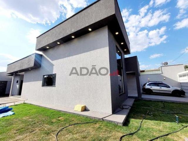 Casa à venda no Veiga Jardim Casa de Rua com 3 Quarto s por R$ 860000.00 no setor Parque Veiga Jard
