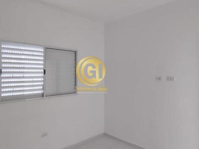 Casa à Venda no Vera Lúcia ? 2 Quartos, Garagem e Localização Privilegiada em Jacareí