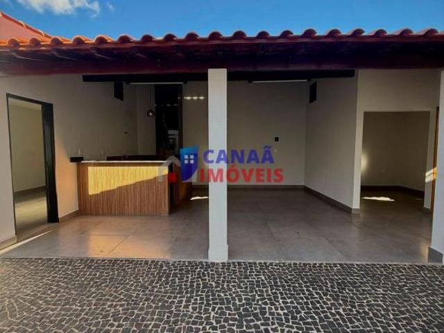 Casa à venda no Vigilato Pereira | 3 quartos, 1 suíte, área gourmet e 200m² construídos