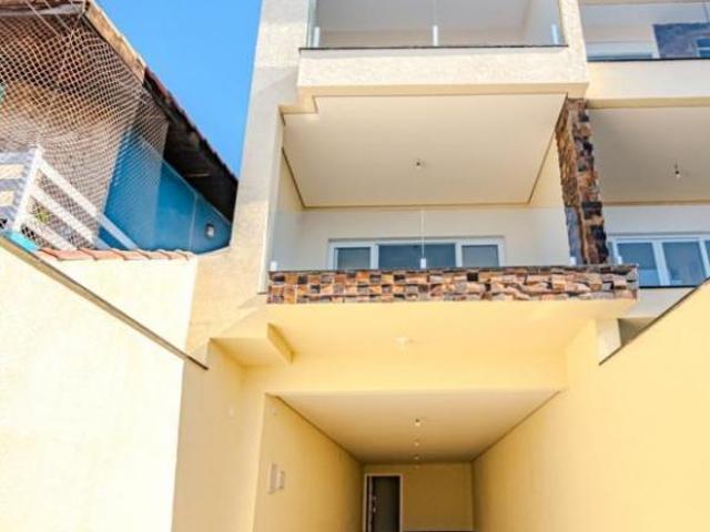 Casa à venda no Vila Ayrosa com 3 quartos