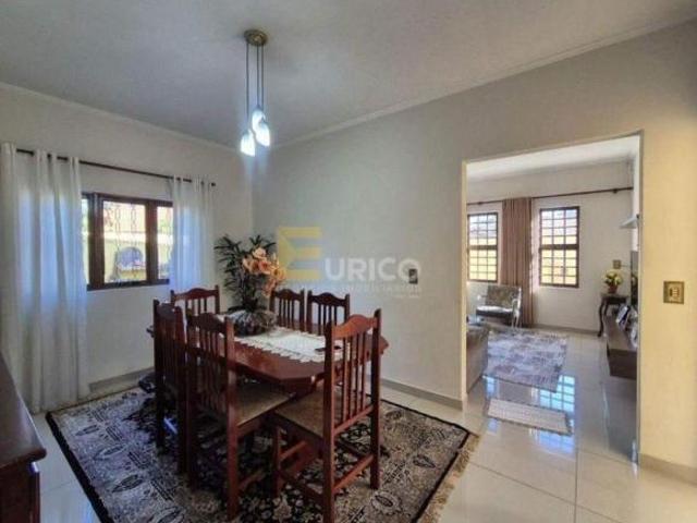 Casa à venda no VILA GENOVEVA em Valinhos/SP