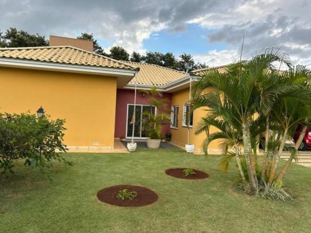 Casa à venda no Village Araçoiaba em Araçoiaba da Serra SP 3 quartos por R$ 1.390.000