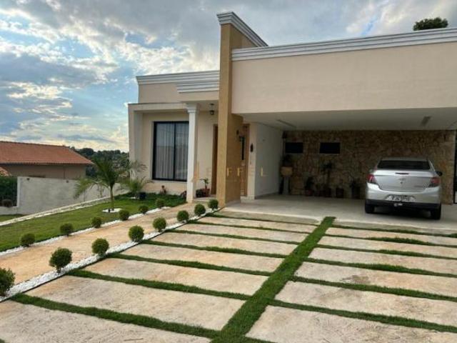Casa à venda no Village Araçoiaba em Araçoiaba da Serra SP 3 quartos por R$ 1.500.000