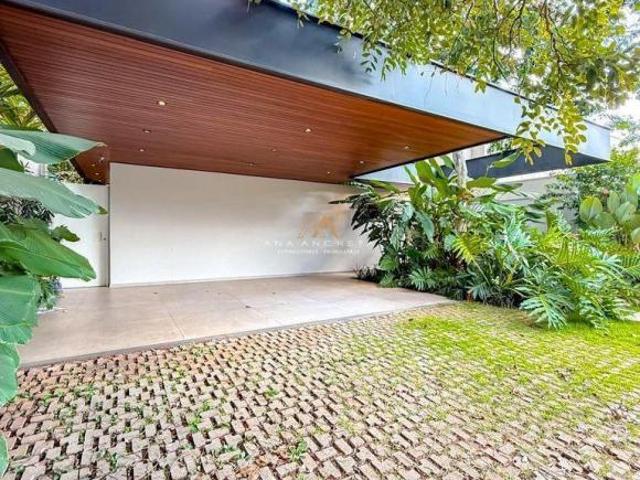Casa à venda no Village La Montagne, com 3 suítes, automação residencial Alexa