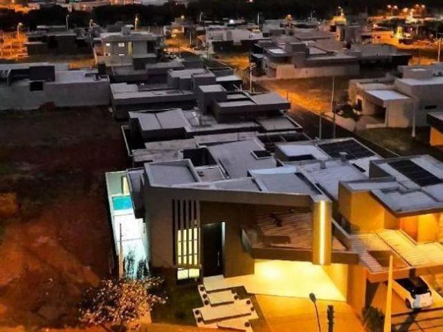 Casa à venda no Village Provence com 3 suítes e 2 vagas de garagem