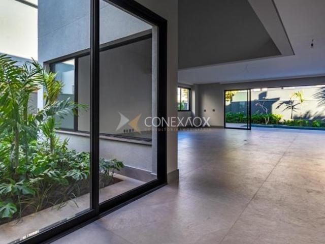 Casa à venda no Ville Sainte Helene, nova