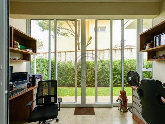 Casa à venda noCondomínio Village Ipanema, 3 suítes, 6 vagas