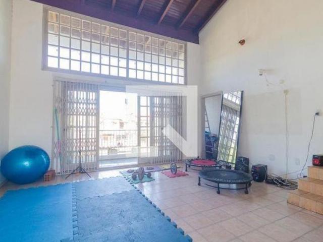 Casa à Venda Nonoai, 3 Quartos, 233 m² Porto Alegre