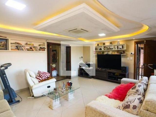 Casa à Venda Nonoai, 4 Quartos, 233 m² Porto Alegre