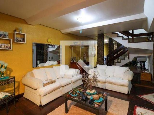 Casa à Venda Nossa Sra das Graças, 3 Quartos, 270 m² Canoas