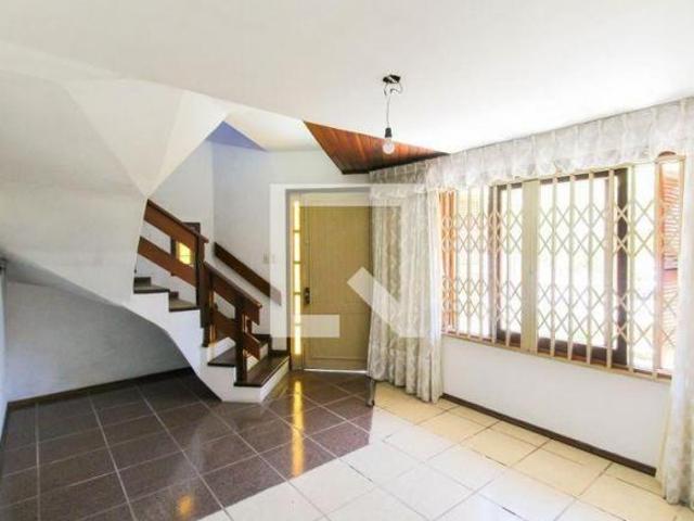 Casa à Venda Nossa Sra das Graças, 3 Quartos, 228 m² Canoas