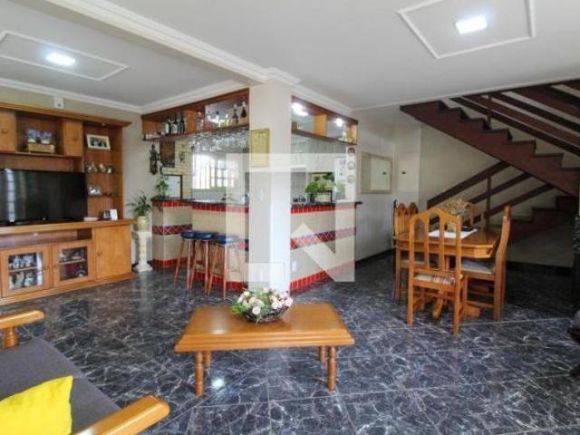 Casa à Venda Nossa Sra das Graças, 3 Quartos, 340 m² Canoas