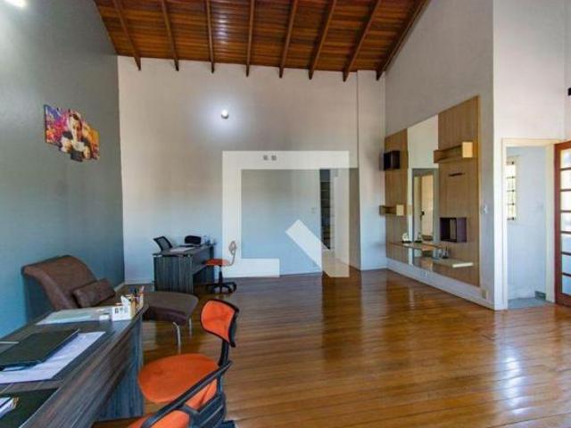 Casa à Venda Nossa Sra das Graças, 2 Quartos, 200 m² Canoas