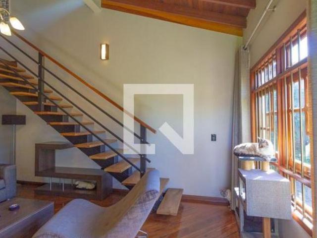 Casa à Venda Nossa Sra das Graças, 4 Quartos, 250 m² Canoas