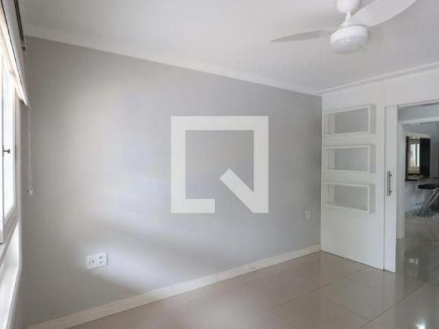 Casa à Venda Nossa Sra das Graças, 4 Quartos, 285 m² Canoas