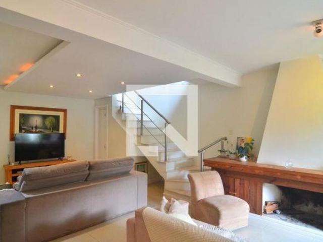 Casa à Venda Nossa Sra das Graças, 5 Quartos, 240 m² Canoas