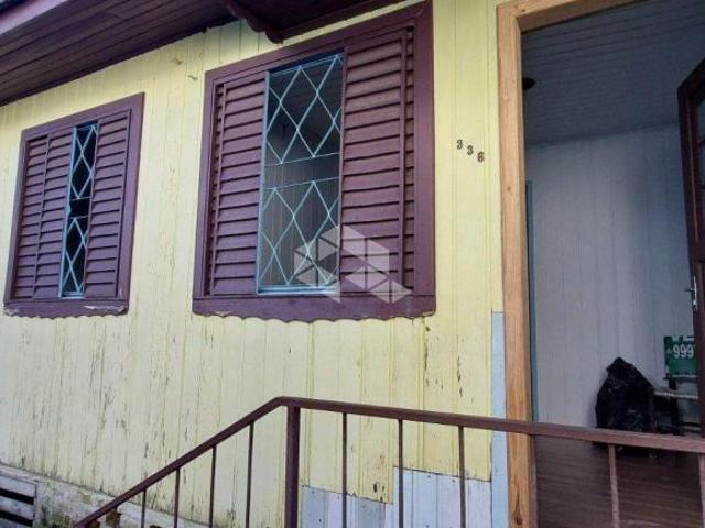 Casa à Venda na Cefer com 3 dormitórios