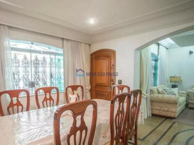 Casa à venda na Chácara Inglesa, 7 suítes, 3 vagas, piscina, churraqueira