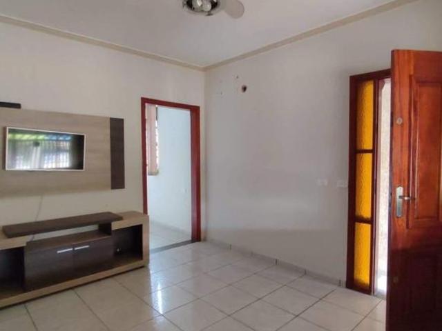 Casa à venda na Cidade Nova II em Santa Bárbara d&apos Oeste com 2 quartos e 2 vagas de garagem