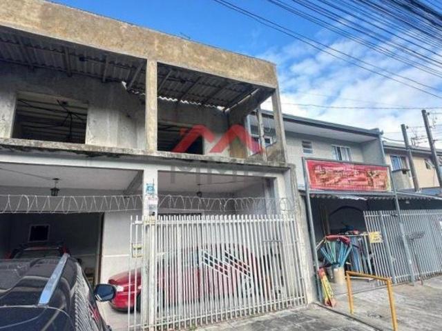 SOBRADO A VENDA NO VITÓRIA RÉGIA CIC ESTUDA PERMUTAS!