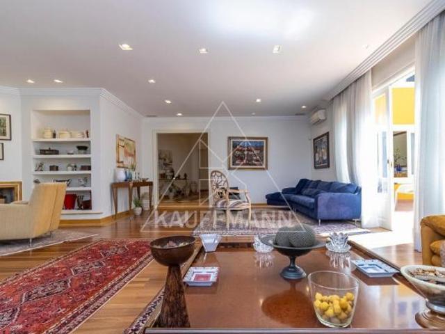 Casa à Venda na Cidade Jardim 4 Quartos 4 Suítes 5 Vagas 600m² de Área Construída