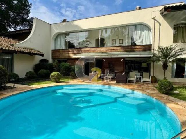 Casa á venda na Cidade Jardim, 3 suítes, 15 vagas de garagem