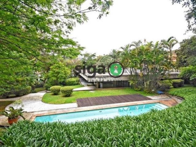 Casa a venda na Cidade Jardim com 4 quartos 976m²
