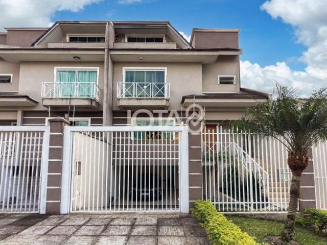 Casa à venda na Água Verde