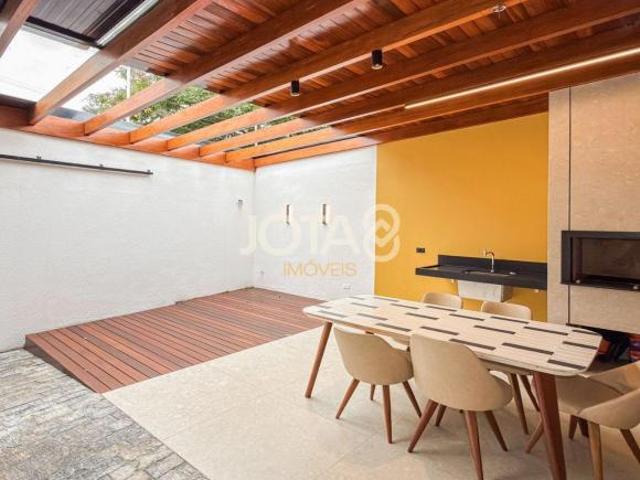 Casa à venda na Água Verde