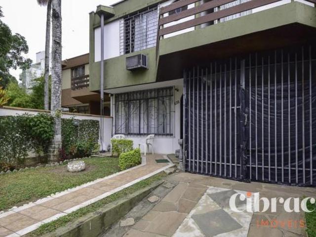 Casa à venda na Água Verde