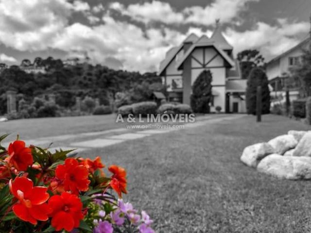Casa à Venda | Aldeia Austríaca | Campos do Jordão | Piscina Coberta