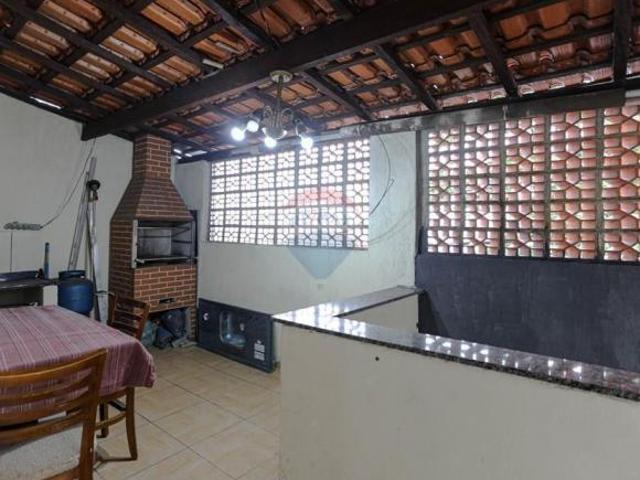 Casa à Venda na Avenida Brasil no Mogi Moderno, 3 dormitórios, garagem e churrasqueira!