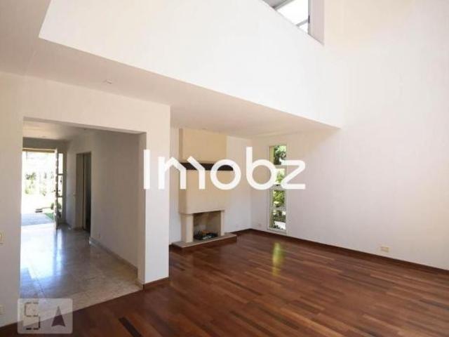 Casa à venda na Avenida Morumbi, 1600 Jardim Guedala São Paulo SP CEP: 05606 100