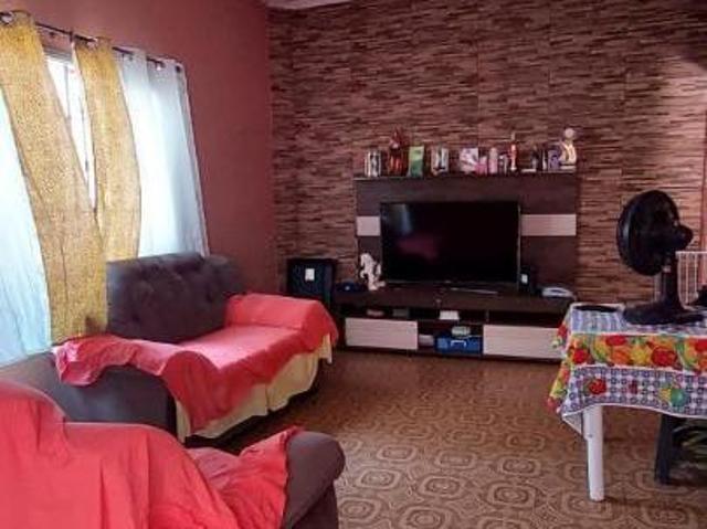 CASA À VENDA NA AVIAÇÃO 02 DORMITÓRIOS, SALA E COZINHA + 6 VAGAS DE GARAGEM