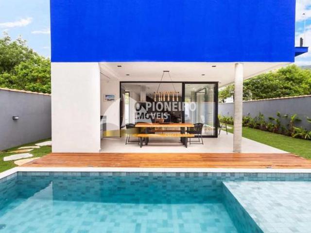 Casa à venda na Barra do Sahy! Venha conferir!