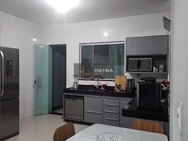 Casa à venda na Granja Ouro Branco