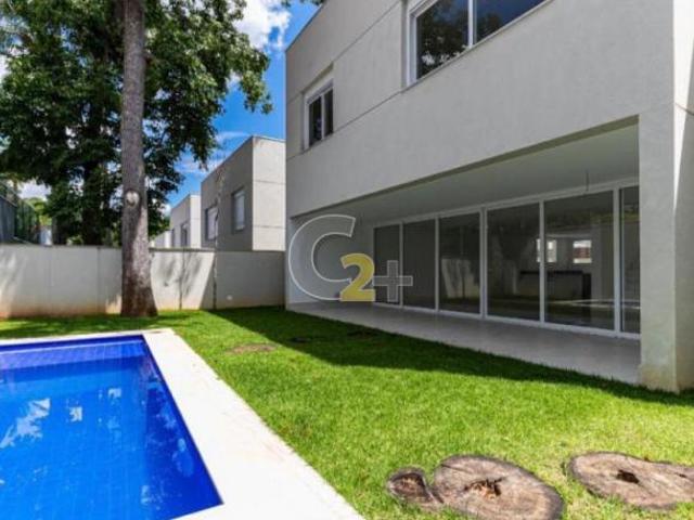 Casa à venda na Granja Julieta, 4 suítes, 5 vagas de garagem