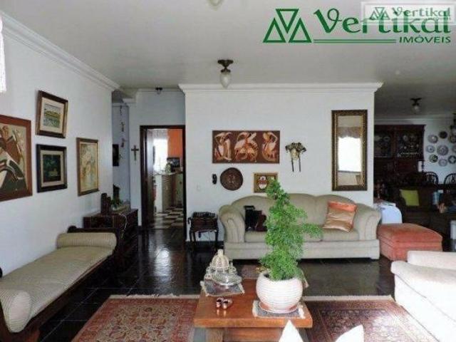 Casa a venda na Granja Viana Centro da Granja Viana