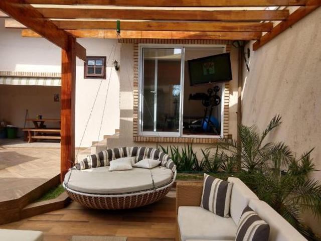 Casa a venda na Granja Viana Cond Nova Higienópolis