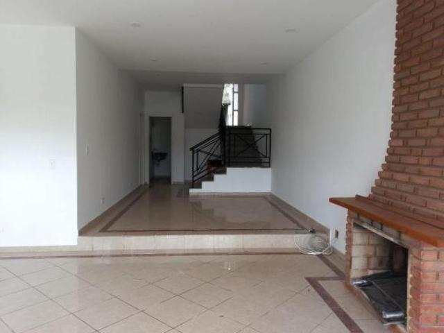 Casa a venda na Granja Viana Condomínio Jardim das Flores