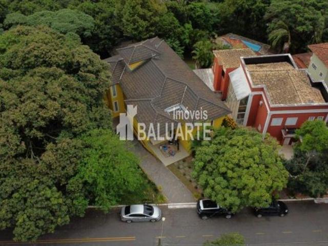 Casa a venda na Granja Viana em condomínio de Alto Padrão