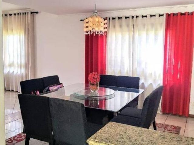 Casa a venda na Granja Viana Parque Frondoso