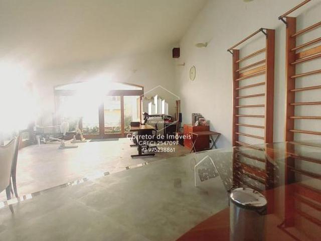 Casa à venda na Granja Viana por R$ 3.400.000,00 4 suítes