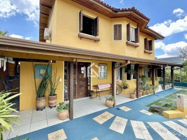 Casa à venda na Granja Viana