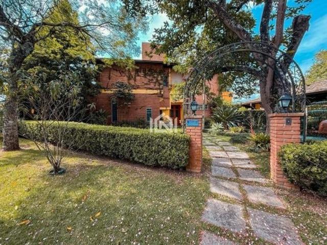 Casa à venda na Granja Viana