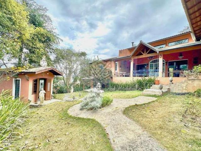 Casa a venda na Granja Viana